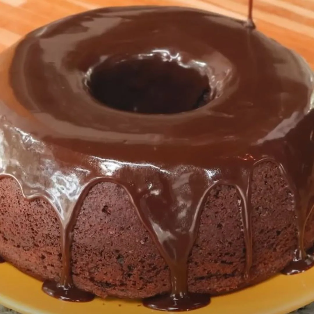 Bolo de Café com Cobertura de Chocolate - Blog Receita Certa
