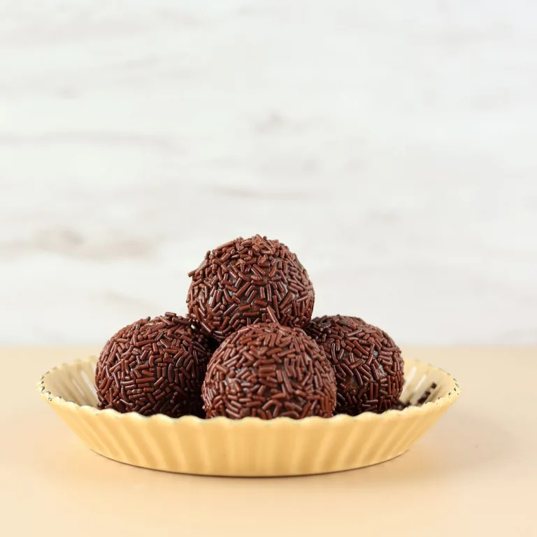 Receita de Brigadeiro Tradicional: Fácil de Fazer - Blog Receita Certa