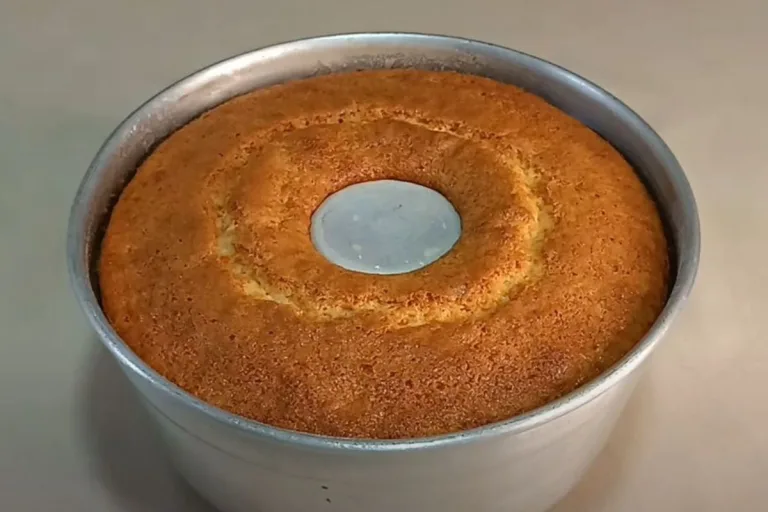 Receita de Bolo Simples Caseiro: Não Precisa de Batedeira ou Liquidificador