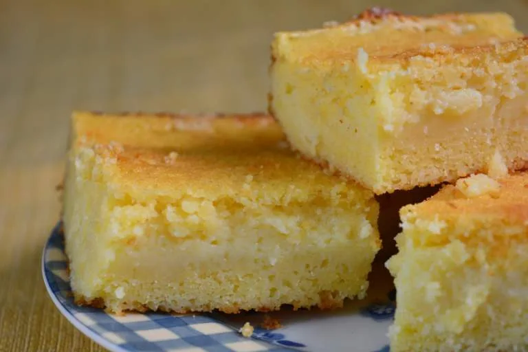 Bolo de Fubá Cremoso com Leite de Coco - Blog Receita Certa