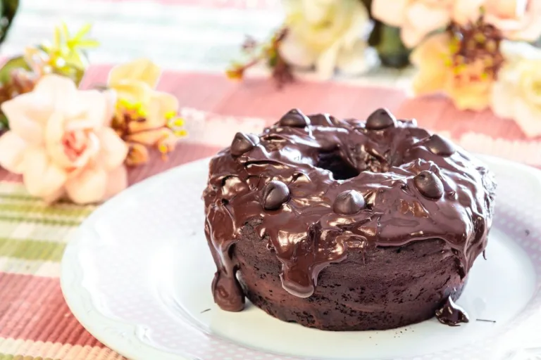 Receita Bolo de Chocolate Pequeno - Faça no Liquidificador