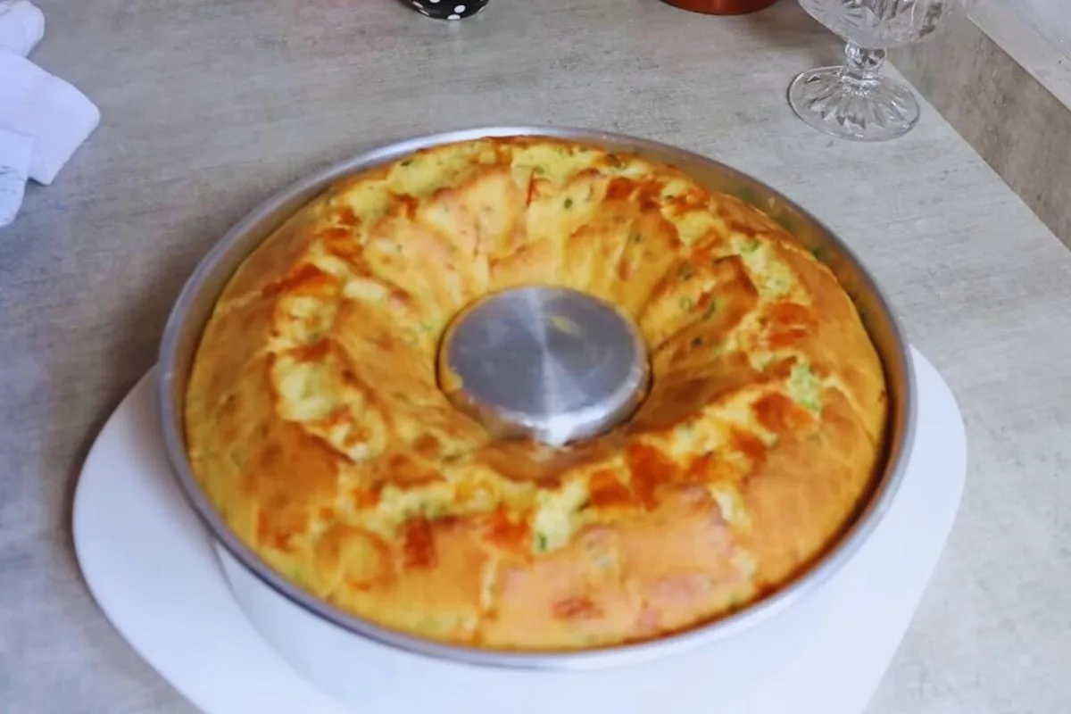 Bolo Salgado Rápido: veja como fazer massa leve e fofinha