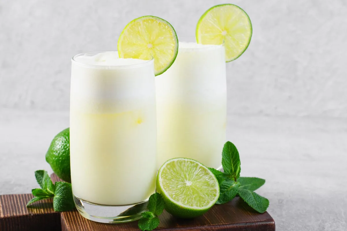 Limonada Suíça: Cremosa, doce na medida certa e rápida de fazer